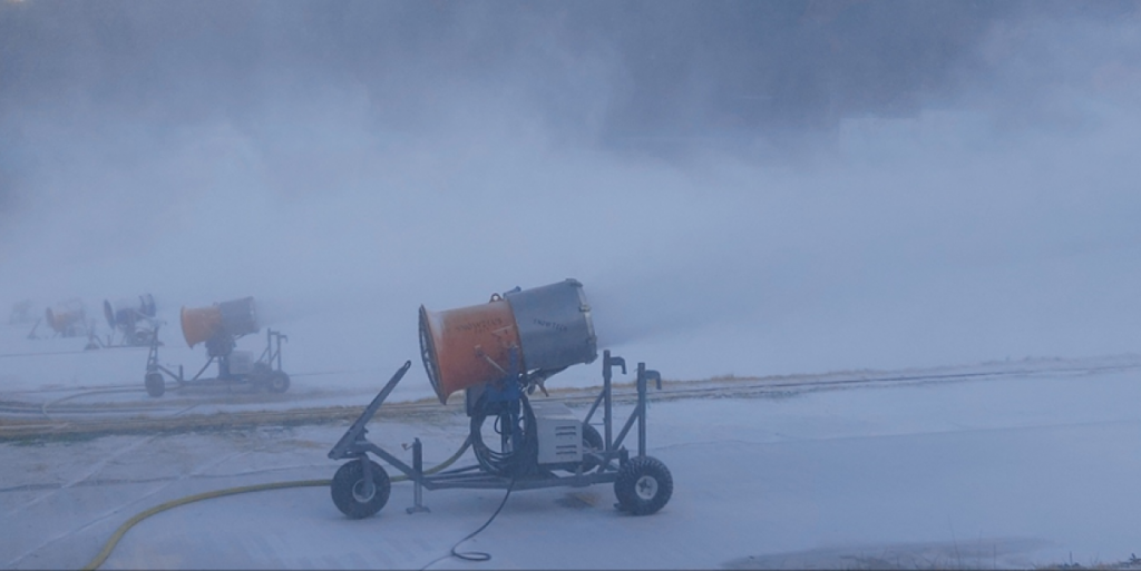 2. Fan Type Snowmaking Machine - snow