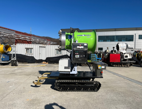 2. Fan Type Snowmaking Machine - snow